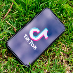 Wat is TikTok? | SeniorWeb